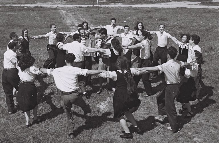 What makes music sound Jewish - UW Stroum Center for Jewish Studies