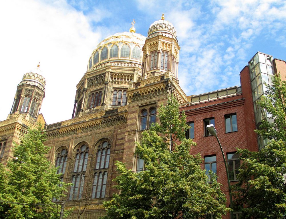 Debunking the myth of "elite Jews" in medieval Europe - UW Stroum ...