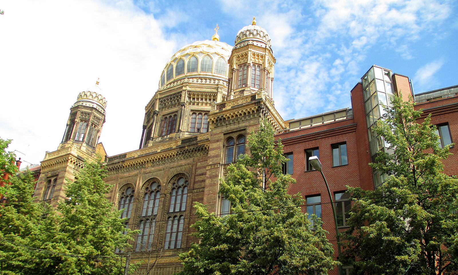 Expanding what it meant to be Jewish in East Germany as the Berlin Wall ...